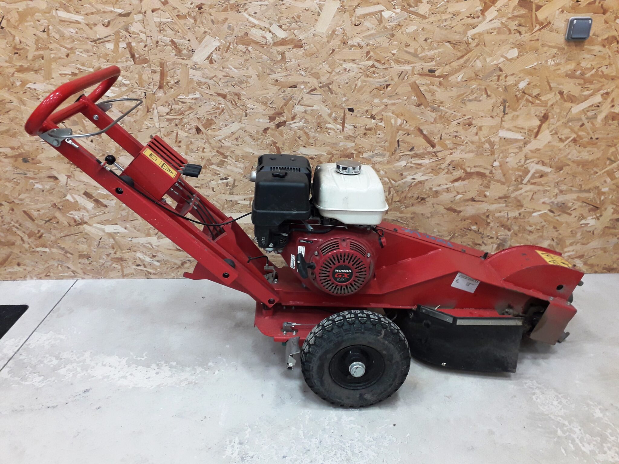 Rogneuse de Souche manuelle - Forez Loc